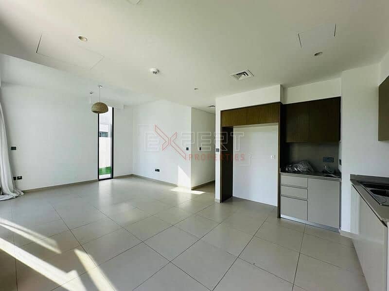 Bright & Elegant Villa | Single Row | Open-Plan Layout | Bayut.com