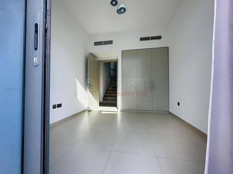 Bright & Elegant Villa | Single Row | Open-Plan Layout | Bayut.com