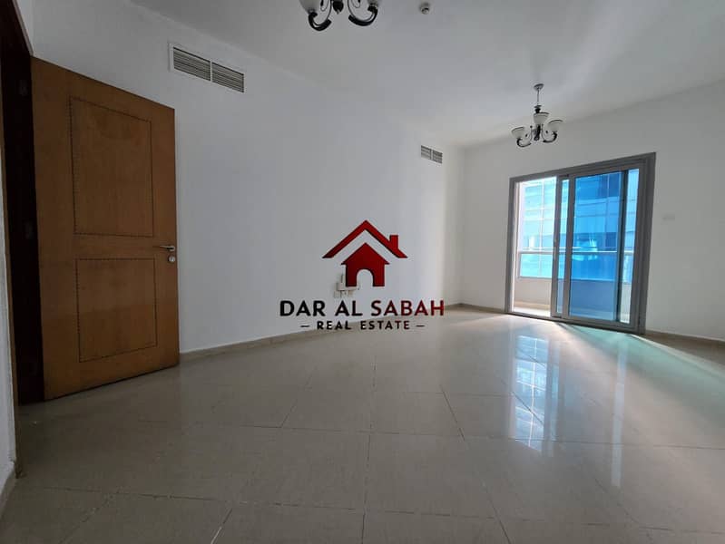 READY TO MOVE IN 2BHK•PREMIUM LOCATION•BALCONY•CLOSE TO SAHARA MALL ...