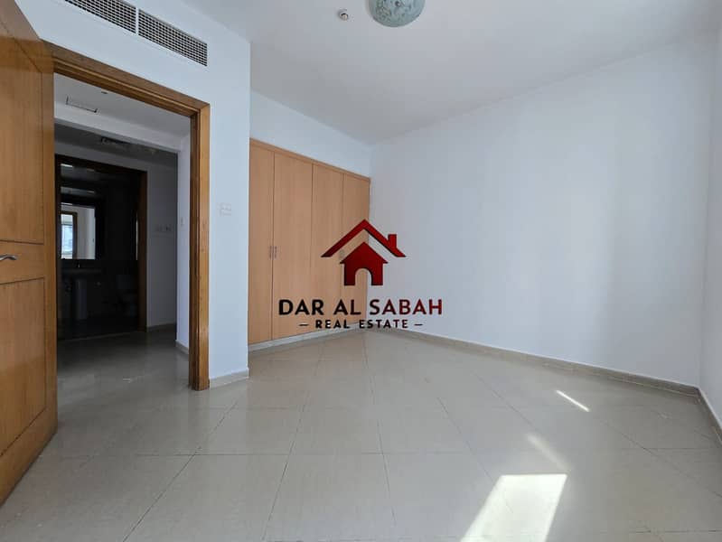 READY TO MOVE IN 2BHK•PREMIUM LOCATION•BALCONY•CLOSE TO SAHARA MALL ...
