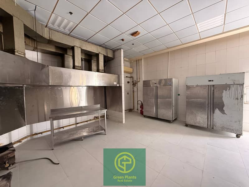 Jebel Ali 2,500 sq. Ft shop with ready kitchen activities suitable for ...