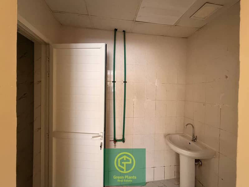 Jebel Ali 2,500 sq. Ft shop with ready kitchen activities suitable for ...