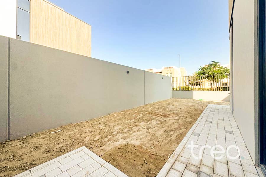 Big Garden | Corner Plot | Brand New | Bayut.com