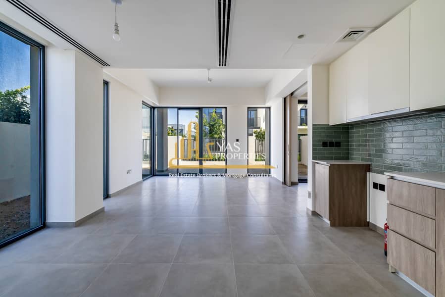 Corner Villa | Large Garden | 4BR Villa | Bayut.com