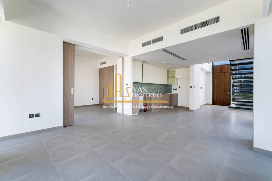 Corner Villa | Large Garden | 4BR Villa | Bayut.com