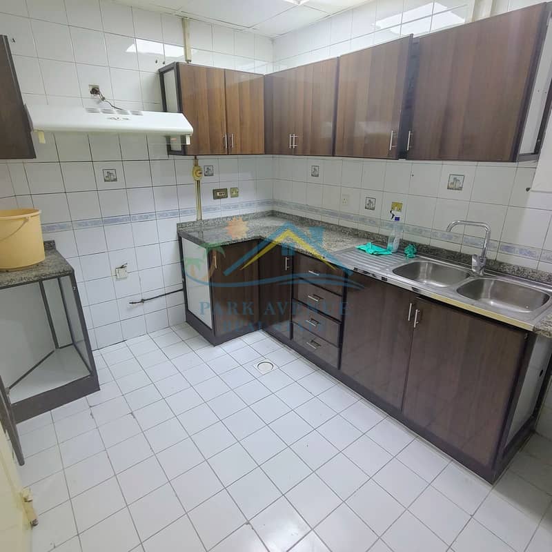 PRIME LOCATION 2BHK WITH BALCONY ,CLOSE KITCHEN | Bayut.com