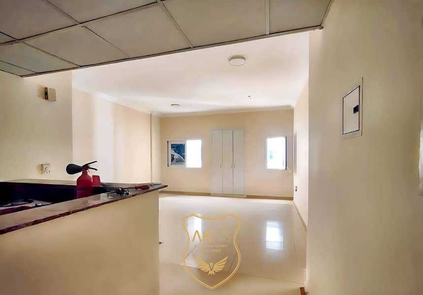 LUXURIOUS/HUGE STUDIO/IN SCHOOL AREA/BUILT IN WARDROBE/ FAMILY BUILDING ...