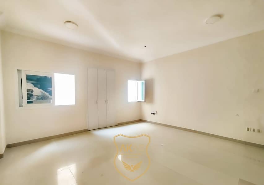 LUXURIOUS/HUGE STUDIO/IN SCHOOL AREA/BUILT IN WARDROBE/ FAMILY BUILDING ...