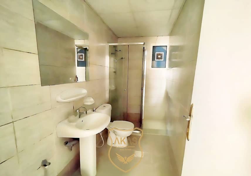 LUXURIOUS/HUGE STUDIO/IN SCHOOL AREA/BUILT IN WARDROBE/ FAMILY BUILDING ...