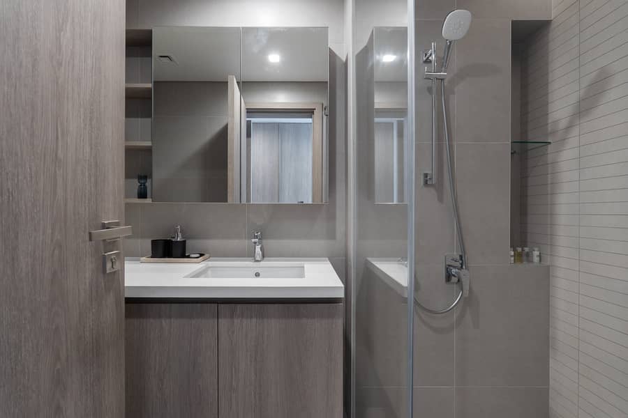 Elegant 1BR LIV Marina Dubai World-Class Amenities | Bayut.com