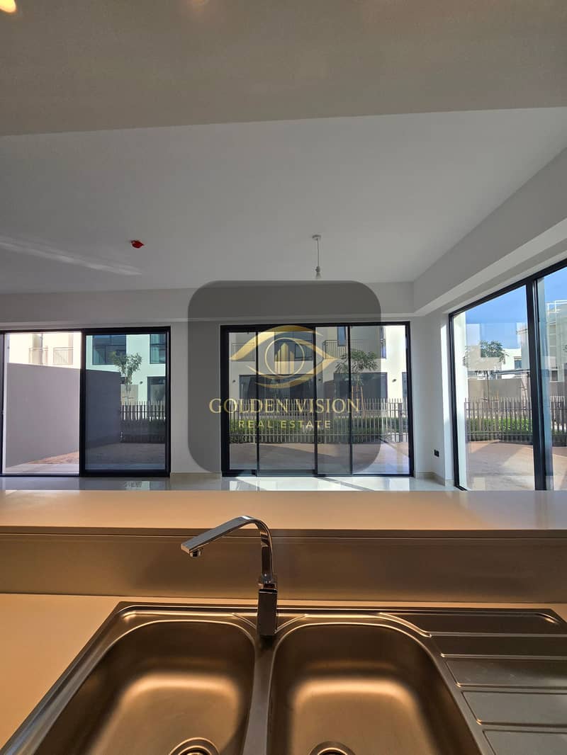 VIP 3 bedroom town house brand new ready to move in | Bayut.com