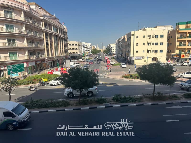 KARAMA PRIME LOCATION NEAR ADCB METRO 1 B/R FLAT AVAILABLE | Bayut.com