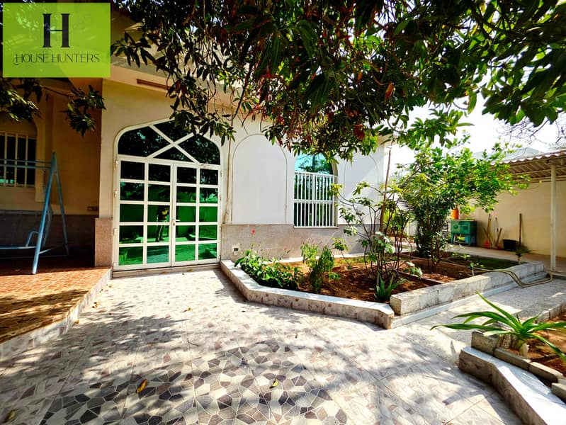 Elegent 5BR Villa Garden Parking Area | Bayut.com