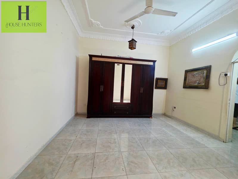 Elegent 5BR Villa Garden Parking Area | Bayut.com