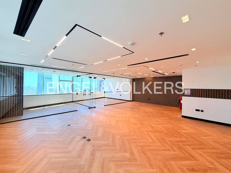 Grade A|Fully Renovated|Partitioned|PanoramicView | Bayut.com