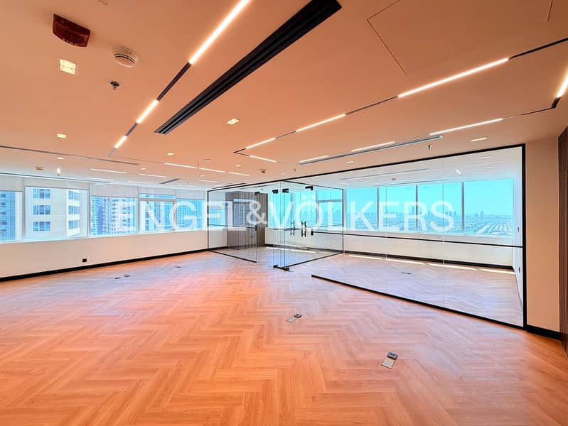 Grade A|Fully Renovated|Partitioned|PanoramicView | Bayut.com
