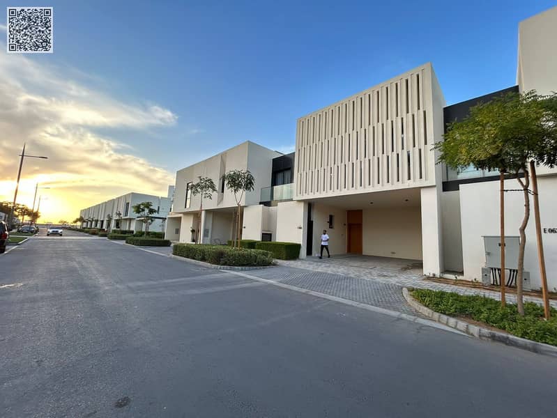 Swimming Pool / Luxury Villa / Master Bedroom / Gated Community | Bayut.com