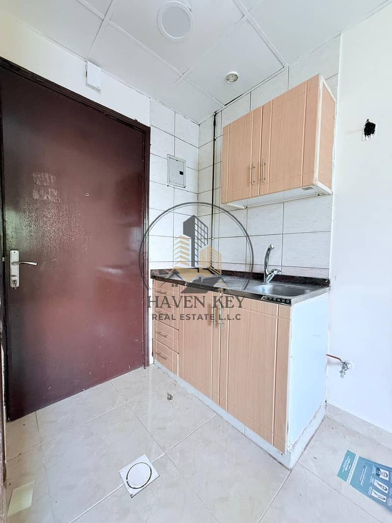 SPACIOUS ONE STODIO // PRIME LOCATION // FAMILY BUILDING // REASONABLE ...