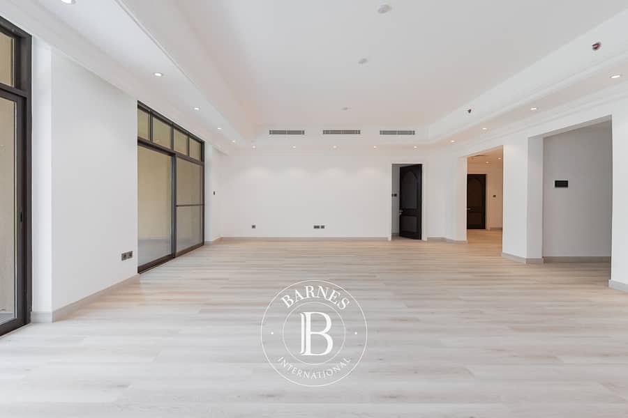 Private Garden | 2 Bed + Study | Fully Renovated | Bayut.com